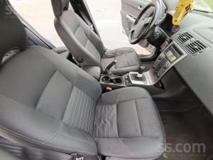 Volvo V50 2004 Rīga, ar dzinēja tilpumu 2.00 L un nobraukumu 349 tūkst. km par 1400 €, foto 6 vietnē AUTOMOTO.COM.LV