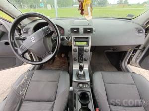 Volvo V50 2004 Rīga, ar dzinēja tilpumu 2.00 L un nobraukumu 349 tūkst. km par 1400 €, foto 11 vietnē AUTOMOTO.COM.LV
