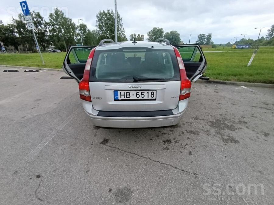 Volvo V50 2004 Rīga, ar dzinēja tilpumu 2.00 L un nobraukumu 349 tūkst. km par 1400 €, foto 12 vietnē AUTOMOTO.COM.LV