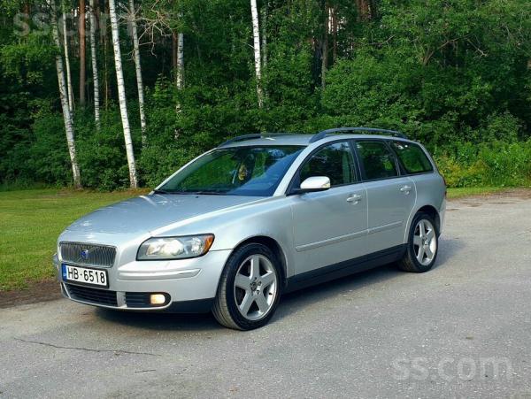 Volvo V50 2004 Rīga, ar dzinēja tilpumu 2.00 L un nobraukumu 349 tūkst. km par 1390 €, foto 1 vietnē AUTOMOTO.COM.LV