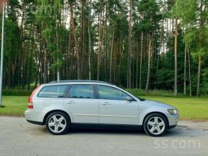 Volvo V50 2004 Rīga, ar dzinēja tilpumu 2.00 L un nobraukumu 349 tūkst. km par 1390 €, foto 6 vietnē AUTOMOTO.COM.LV