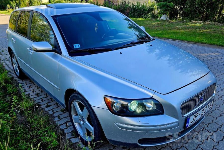Volvo V50 2004 Valmiera, ar dzinēja tilpumu 2.00 L un nobraukumu 316 tūkst. km par 2000 €, foto 1 vietnē AUTOMOTO.COM.LV