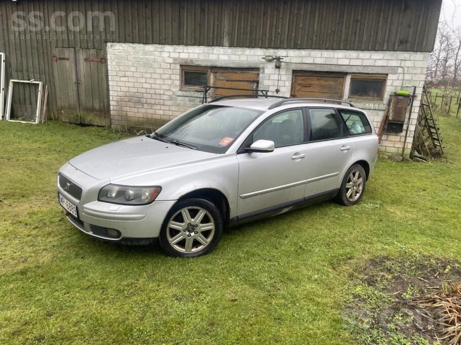 Volvo V50 2004 in Aluksne, with an engine capacity of 2.00 L and mileage of 433 thousand km for 500 €, photo 1 on AUTOMOTO.COM.LV