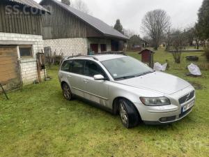 Volvo V50 2004 in Aluksne, with an engine capacity of 2.00 L and mileage of 433 thousand km for 500 €, photo 2 on AUTOMOTO.COM.LV