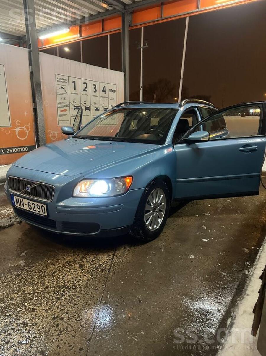 Volvo V50 2004 Rīga, ar dzinēja tilpumu 2.00 L un nobraukumu 279 tūkst. km par 2000 €, foto 1 vietnē AUTOMOTO.COM.LV