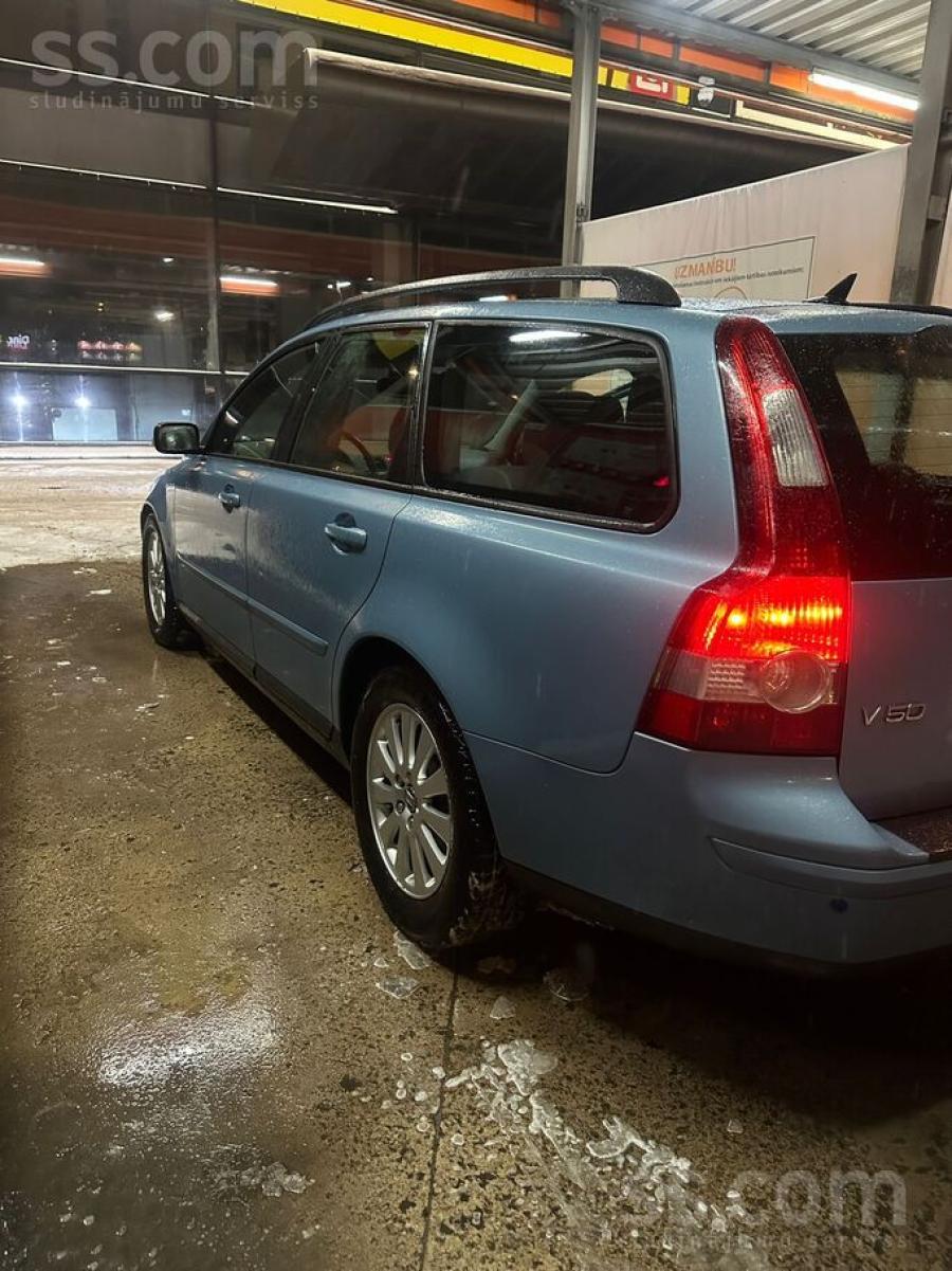 Volvo V50 2004 Rīga, ar dzinēja tilpumu 2.00 L un nobraukumu 279 tūkst. km par 2000 €, foto 5 vietnē AUTOMOTO.COM.LV
