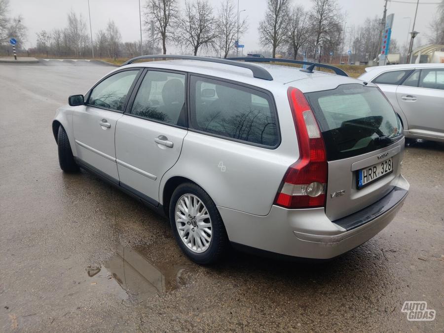 Volvo V50 2004 Šauļi, ar dzinēja tilpumu 2.00 L un nobraukumu 370 tūkst. km par 1150 €, foto 3 vietnē AUTOMOTO.COM.LV