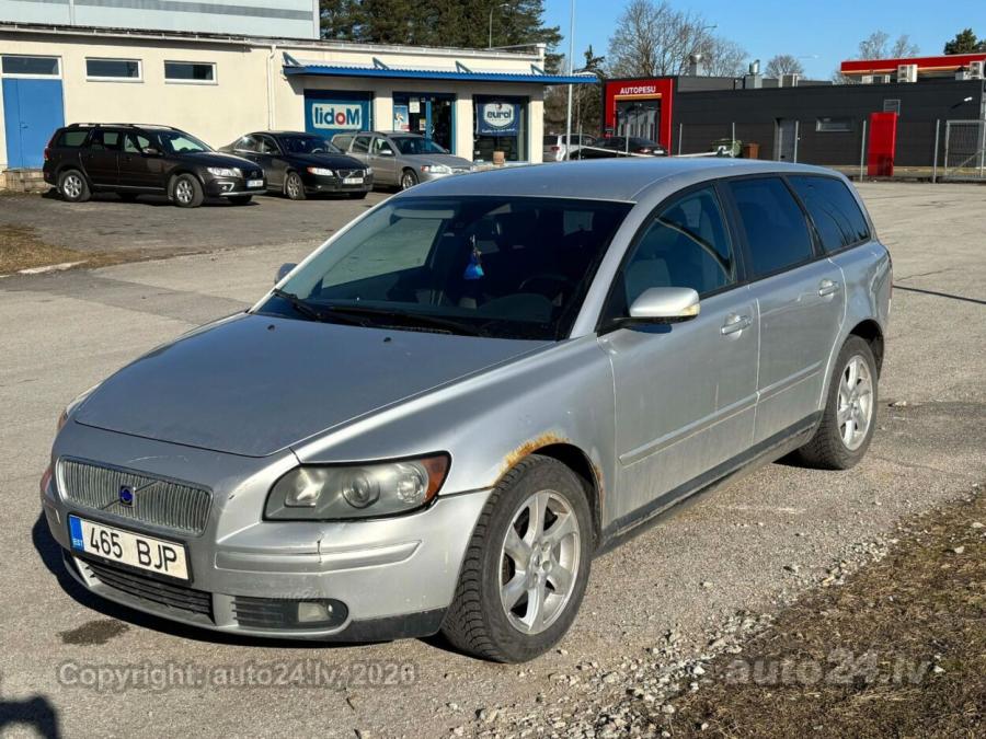 Volvo V50 2004 Narva, ar dzinēja tilpumu 2.00 L un nobraukumu 360 tūkst. km par 499 €, foto 1 vietnē AUTOMOTO.COM.LV