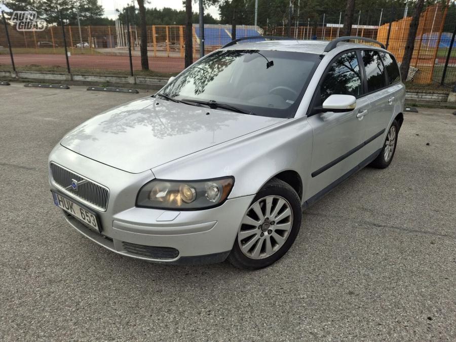 Volvo V50 2004 Utena, ar dzinēja tilpumu 2.40 L un nobraukumu 300 tūkst. km par 1000 €, foto 1 vietnē AUTOMOTO.COM.LV