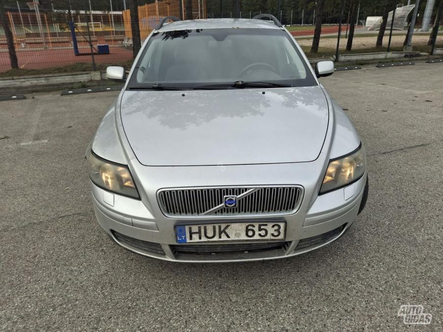Volvo V50 2004 Utena, ar dzinēja tilpumu 2.40 L un nobraukumu 300 tūkst. km par 1000 €, foto 5 vietnē AUTOMOTO.COM.LV