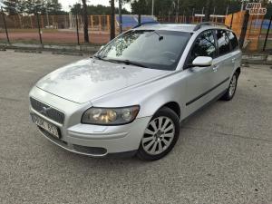 Volvo V50 2004 Utena, ar dzinēja tilpumu 2.40 L un nobraukumu 300 tūkst. km par 950 €, foto  vietnē AUTOMOTO.COM.LV