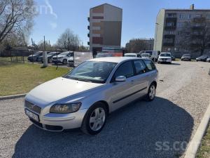 Volvo V50 2004 Ventspils, ar dzinēja tilpumu 2.00 L un nobraukumu 302 tūkst. km par 1590 €, foto  vietnē AUTOMOTO.COM.LV