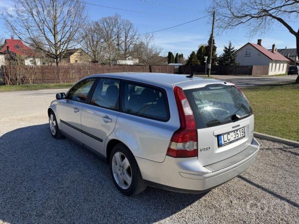 Volvo V50 2004 in Ventspils, with an engine capacity of 2.00 L and mileage of 302 thousand km for 1590 €, photo 4 on AUTOMOTO.COM.LV