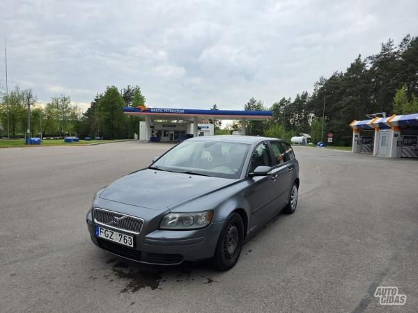 Вольво В50 2004 в Варена, объемом двигателя 2.00 л и пробегом 398 тыс. км за 650 €, фото 1 на AUTOMOTO.COM.LV
