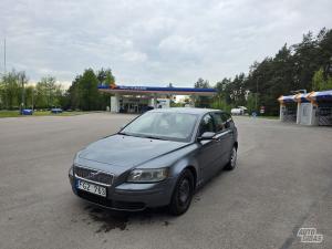 Volvo V50 2004 in Varena, with an engine capacity of 2.00 L and mileage of 398 thousand km for 650 €, photo  on AUTOMOTO.COM.LV