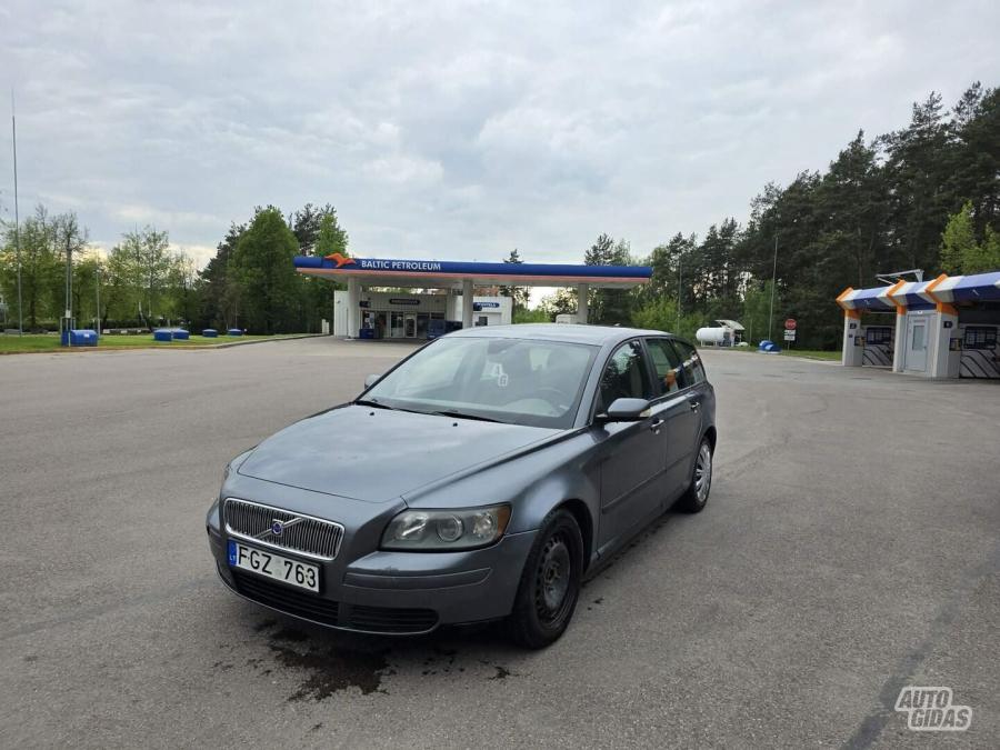 Volvo V50 2004 in Varena, with an engine capacity of 2.00 L and mileage of 398 thousand km for 650 €, photo 1 on AUTOMOTO.COM.LV