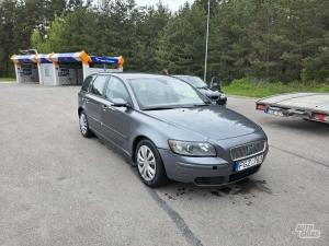 Volvo V50 2004 in Varena, with an engine capacity of 2.00 L and mileage of 398 thousand km for 650 €, photo 4 on AUTOMOTO.COM.LV