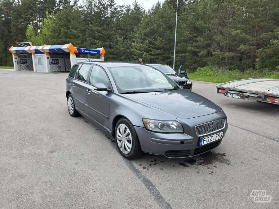 Volvo V50 2004 in Varena, with an engine capacity of 2.00 L and mileage of 398 thousand km for 650 €, photo 4 on AUTOMOTO.COM.LV