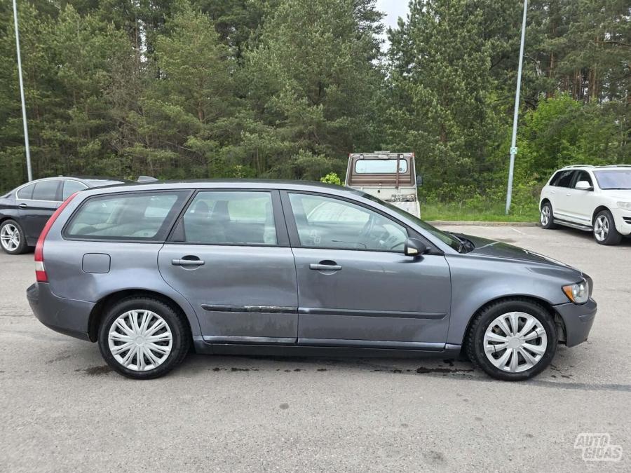Volvo V50 2004 in Varena, with an engine capacity of 2.00 L and mileage of 398 thousand km for 650 €, photo 5 on AUTOMOTO.COM.LV