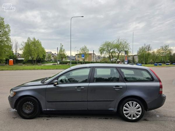 Вольво В50 2004 в Варена, объемом двигателя 2.00 л и пробегом 398 тыс. км за 650 €, фото 7 на AUTOMOTO.COM.LV