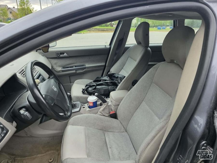Volvo V50 2004 in Varena, with an engine capacity of 2.00 L and mileage of 398 thousand km for 650 €, photo 10 on AUTOMOTO.COM.LV