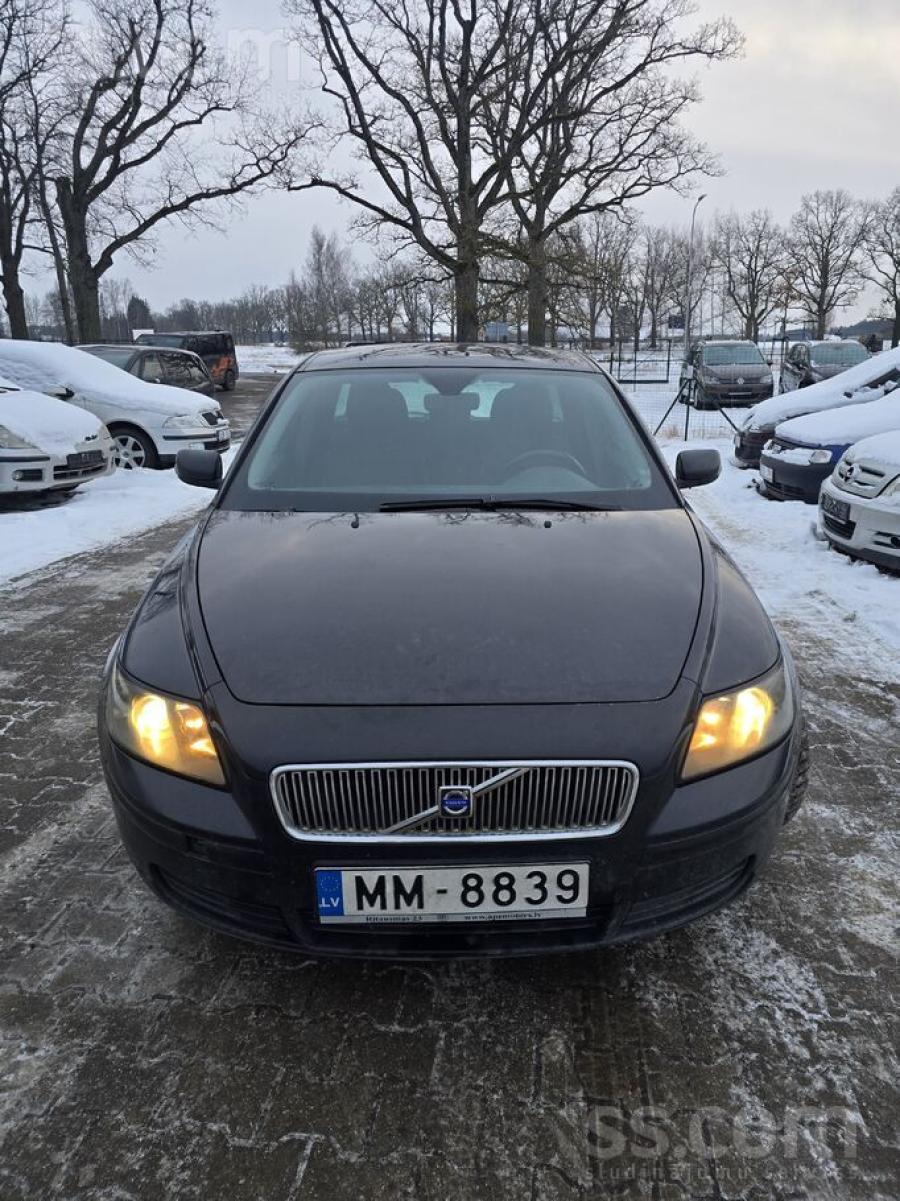 Volvo V50 2004 Rīga, ar dzinēja tilpumu 2.00 L un nobraukumu 391 tūkst. km par 1485 €, foto 1 vietnē AUTOMOTO.COM.LV
