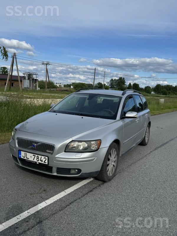 Вольво В50 2004 в Юрмала, объемом двигателя 2.00 л и пробегом 333 тыс. км за 1200 €, фото 2 на AUTOMOTO.COM.LV
