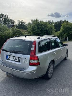 Volvo V50 2004 Jūrmala, ar dzinēja tilpumu 2.00 L un nobraukumu 333 tūkst. km par 1200 €, foto 4 vietnē AUTOMOTO.COM.LV