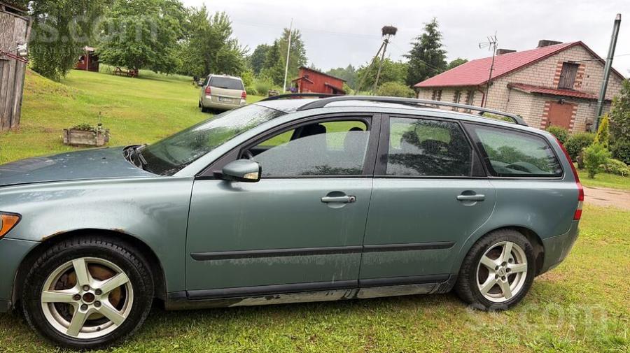 Volvo V50 2004 in Jekabpils, with an engine capacity of 2.00 L and mileage of 0 thousand km for 1500 €, photo 4 on AUTOMOTO.COM.LV