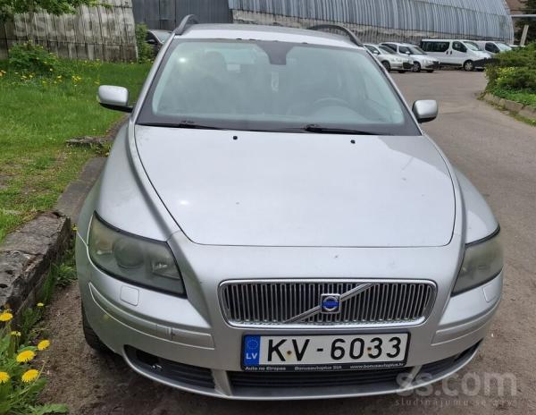 Вольво В50 2004 в Рига, объемом двигателя 2.50 л и пробегом 297 тыс. км за 1200 €, фото 1 на AUTOMOTO.COM.LV