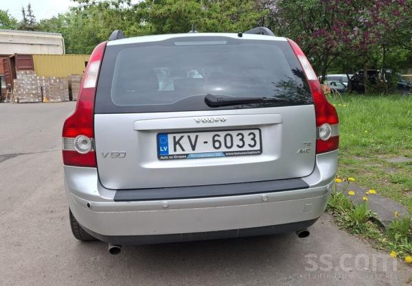 Вольво В50 2004 в Рига, объемом двигателя 2.50 л и пробегом 297 тыс. км за 1200 €, фото 2 на AUTOMOTO.COM.LV