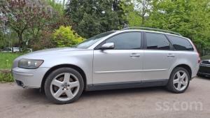 Volvo V50 2004 in Riga, with an engine capacity of 2.50 L and mileage of 297 thousand km for 1200 €, photo 5 on AUTOMOTO.COM.LV