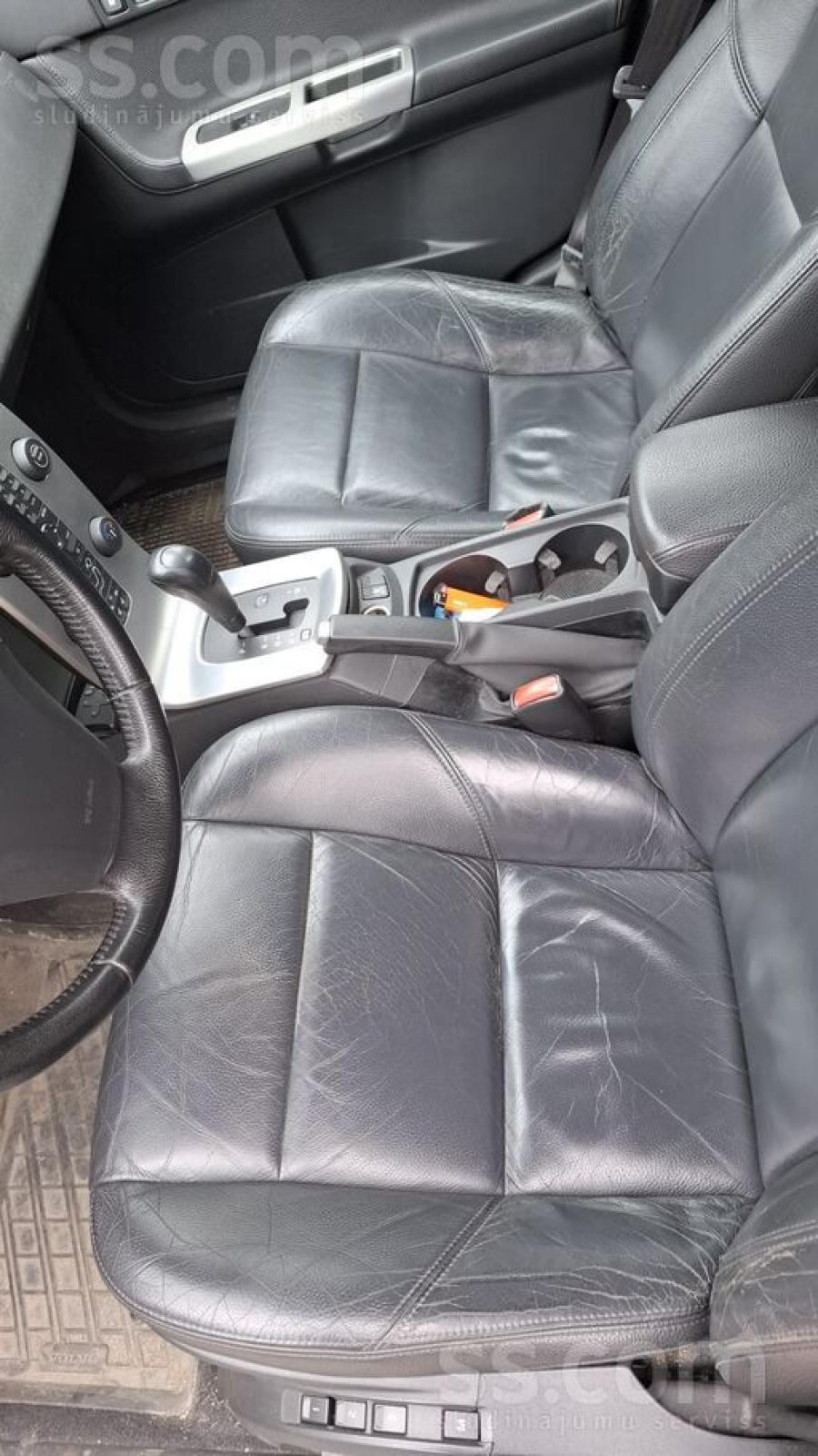 Volvo V50 2004 in Riga, with an engine capacity of 2.50 L and mileage of 297 thousand km for 1200 €, photo 7 on AUTOMOTO.COM.LV