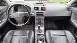 Volvo V50 2004 in Riga, with an engine capacity of 2.50 L and mileage of 297 thousand km for 1200 €, photo 8 on AUTOMOTO.COM.LV