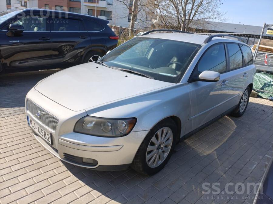 Volvo V50 2004 Rīga, ar dzinēja tilpumu 2.00 L un nobraukumu 274 tūkst. km par 800 €, foto 1 vietnē AUTOMOTO.COM.LV