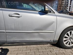 Volvo V50 2004 Rīga, ar dzinēja tilpumu 2.00 L un nobraukumu 274 tūkst. km par 800 €, foto 5 vietnē AUTOMOTO.COM.LV