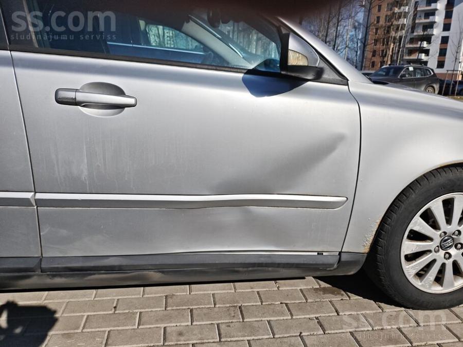 Volvo V50 2004 Rīga, ar dzinēja tilpumu 2.00 L un nobraukumu 274 tūkst. km par 800 €, foto 5 vietnē AUTOMOTO.COM.LV