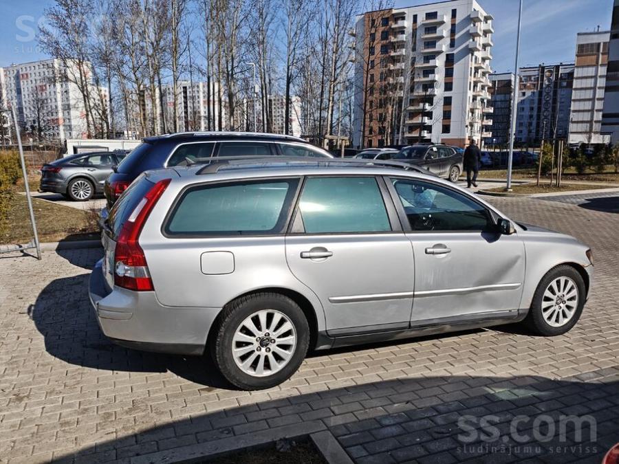 Volvo V50 2004 Rīga, ar dzinēja tilpumu 2.00 L un nobraukumu 274 tūkst. km par 800 €, foto 7 vietnē AUTOMOTO.COM.LV