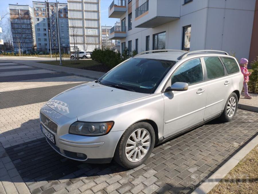 Volvo V50 2004 Rīga, ar dzinēja tilpumu 2.00 L un nobraukumu 274 tūkst. km par 800 €, foto 8 vietnē AUTOMOTO.COM.LV
