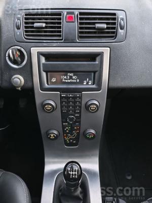 Volvo V50 2004 Rīga, ar dzinēja tilpumu 2.00 L un nobraukumu 274 tūkst. km par 800 €, foto 10 vietnē AUTOMOTO.COM.LV
