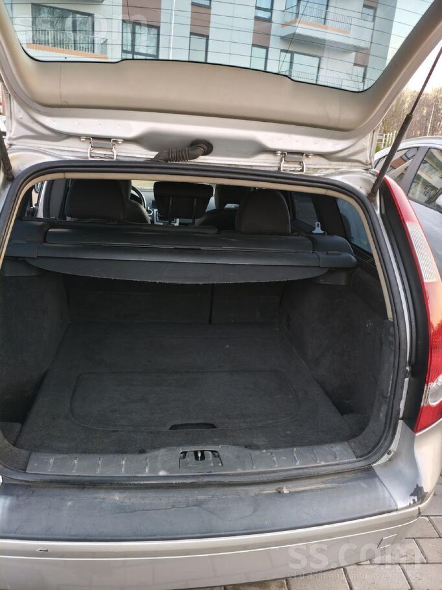 Volvo V50 2004 Rīga, ar dzinēja tilpumu 2.00 L un nobraukumu 274 tūkst. km par 800 €, foto 11 vietnē AUTOMOTO.COM.LV