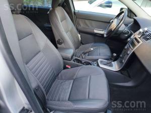 Volvo V50 2004 Rīga, ar dzinēja tilpumu 2.00 L un nobraukumu 274 tūkst. km par 800 €, foto 13 vietnē AUTOMOTO.COM.LV