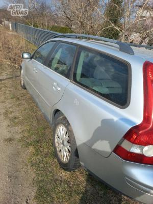 Volvo V50 2004 in Vilnius, with an engine capacity of 2.00 L and mileage of 204 thousand km for 900 €, photo 7 on AUTOMOTO.COM.LV
