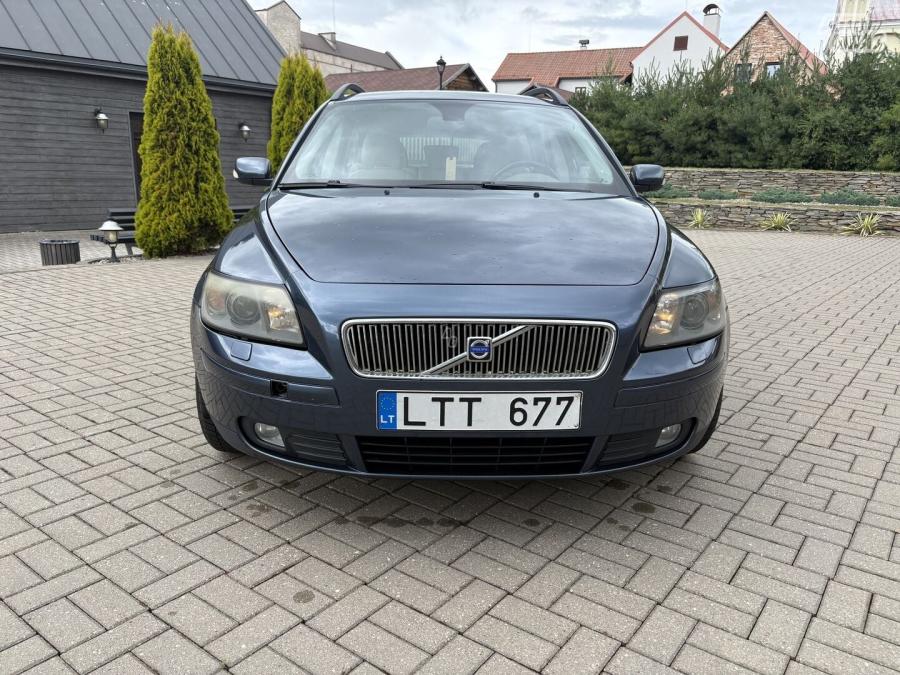 Volvo V50 2004 Viļņa, ar dzinēja tilpumu 2.00 L un nobraukumu 346 tūkst. km par 1100 €, foto 10 vietnē AUTOMOTO.COM.LV