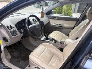 Volvo V50 2004 Viļņa, ar dzinēja tilpumu 2.00 L un nobraukumu 346 tūkst. km par 1100 €, foto 13 vietnē AUTOMOTO.COM.LV