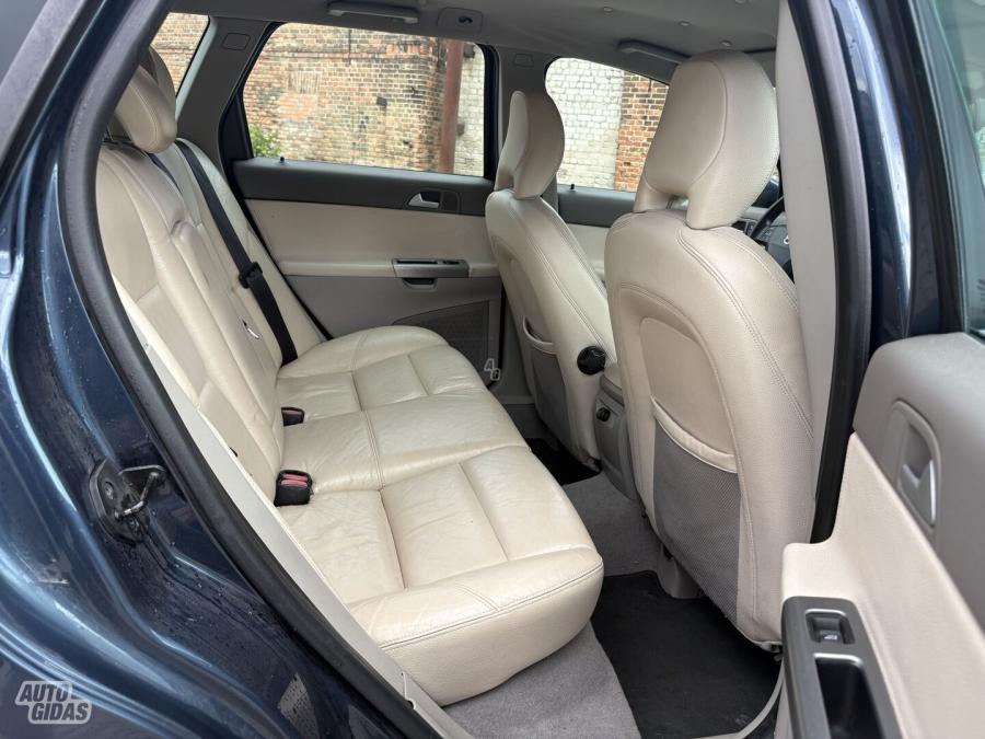 Volvo V50 2004 Viļņa, ar dzinēja tilpumu 2.00 L un nobraukumu 346 tūkst. km par 1100 €, foto 15 vietnē AUTOMOTO.COM.LV