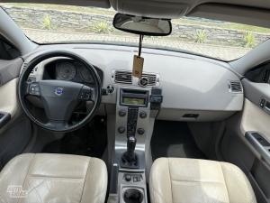Volvo V50 2004 Viļņa, ar dzinēja tilpumu 2.00 L un nobraukumu 346 tūkst. km par 1100 €, foto 16 vietnē AUTOMOTO.COM.LV