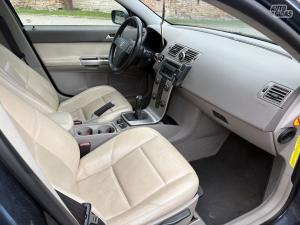 Volvo V50 2004 Viļņa, ar dzinēja tilpumu 2.00 L un nobraukumu 346 tūkst. km par 1100 €, foto 18 vietnē AUTOMOTO.COM.LV