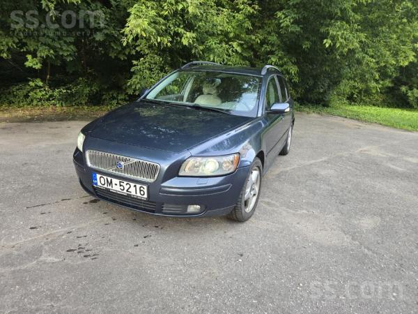 Volvo V50 2004 in Riga, with an engine capacity of 2.00 L and mileage of 251 thousand km for 1900 €, photo 1 on AUTOMOTO.COM.LV