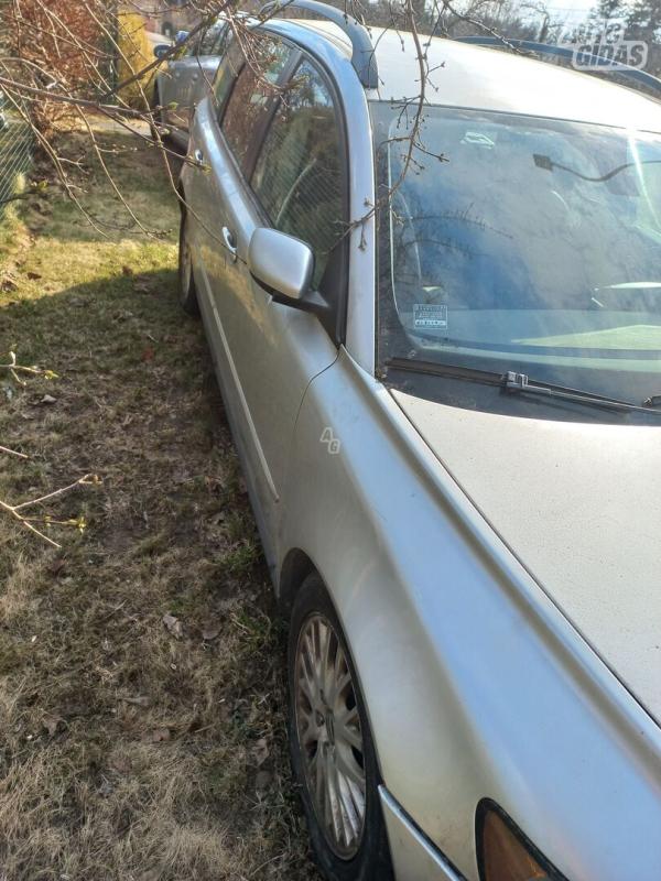 Volvo V50 2004 Viļņa, ar dzinēja tilpumu 2.00 L un nobraukumu 243 tūkst. km par 900 €, foto 3 vietnē AUTOMOTO.COM.LV